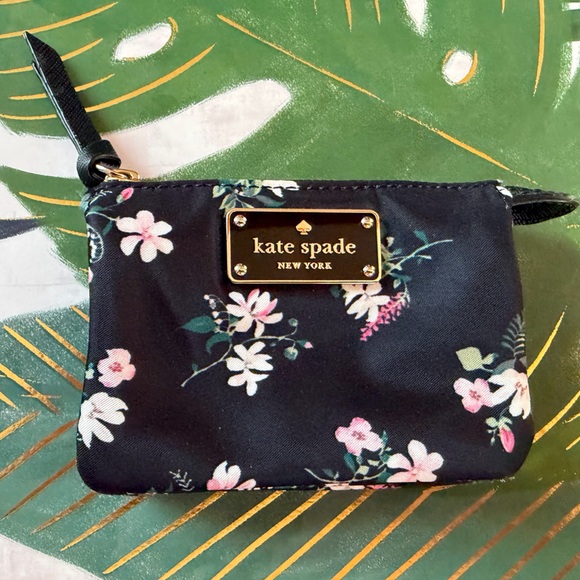 kate spade | Bags | Kate Spade Natasha Mini Wallet Black Floral Guc ...